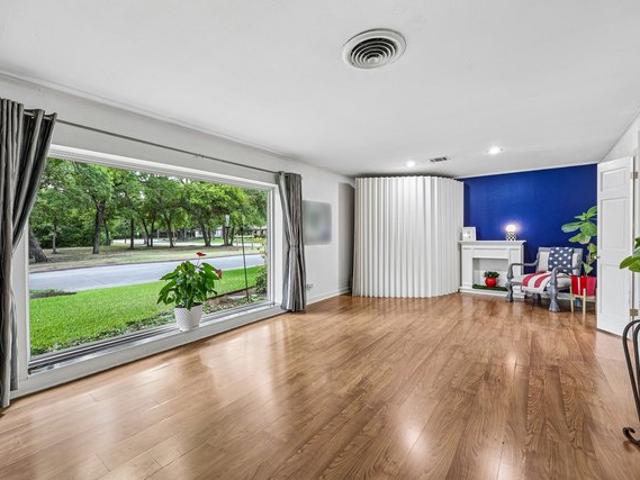 1023 Springbrook Dr, Plano, TX 75075