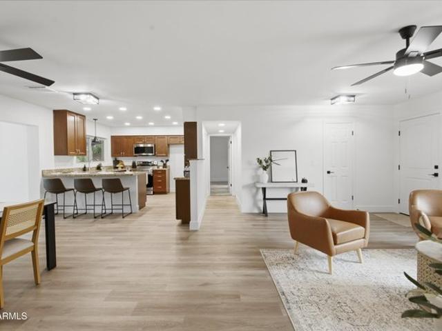 1023 W Carter Dr, Tempe, AZ 85282