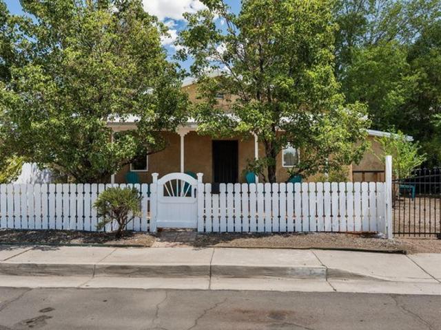 1023 11th St SW, Albuquerque, NM 87102