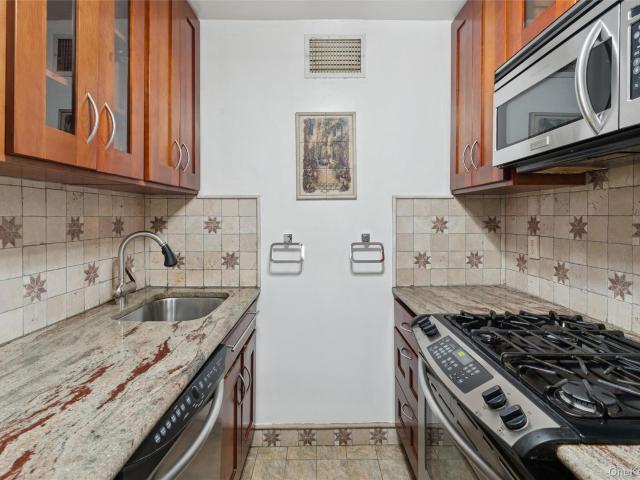 102 3 th Road, Unit 14A