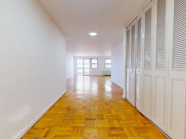 102 3 th Road 10E