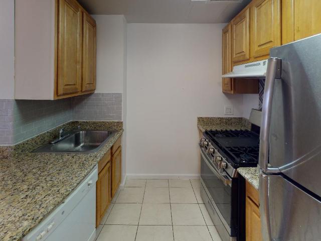 102 02 Queens Boulevard 6C
