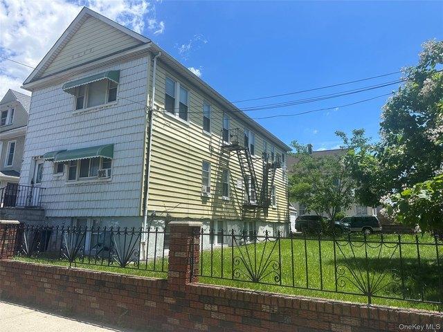 102 0 th Ave, East Elmhurst, NY 11369