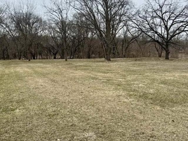 102 13th Ave SW, Oelwein, IA 50662