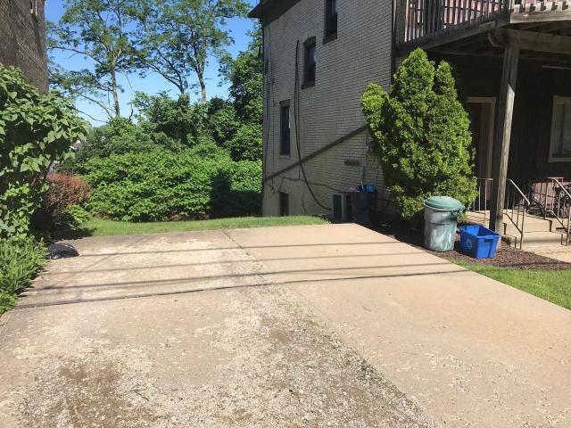 102 214/216 Oneida St 2 Bedroom Apartment for Rent at 214/216 Oneida Street, Pittsburgh, PA 15211 Mount Washington