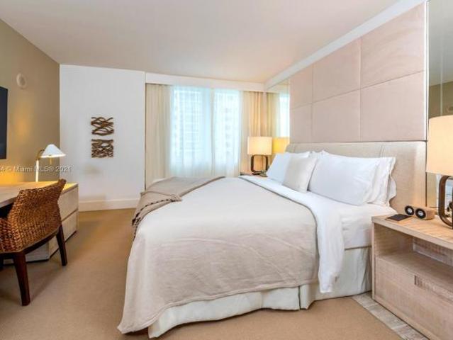 102 24th St #906 Miami Beach, FL 33139