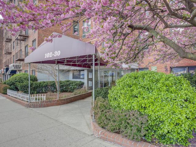102 30 Queens Boulevard, Unit 2H | Compass