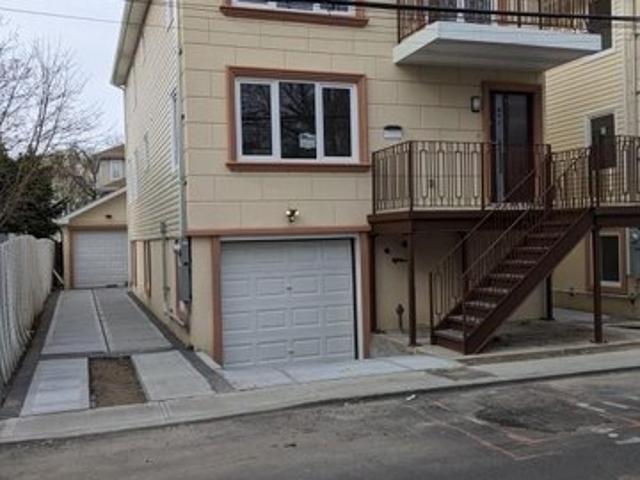 102 31 th Ave, Howard Beach, NY 11414