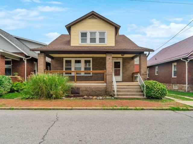 102 9th St, Tyrone, PA 16686
