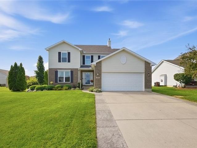 102 Cabernet Dr, Englewood, OH 45322