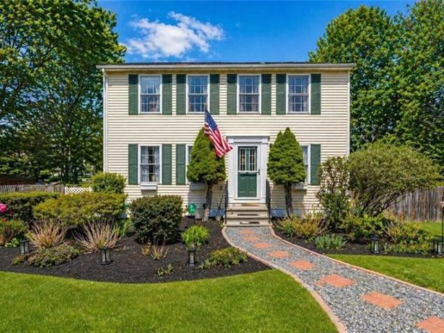 102 Canning St, Cumberland, RI 02864