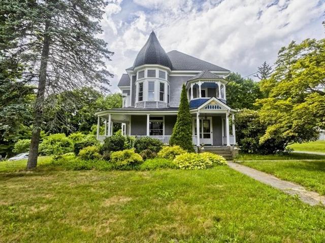 102 Church St, Ware, MA 01082