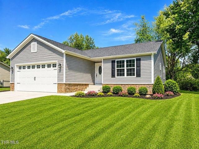 102 Charlie Ave, Piney Flats, TN 37686