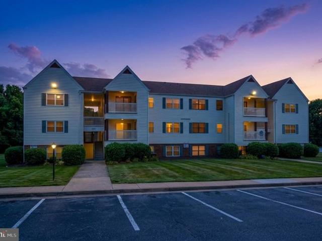 102 Chesterfield Ln Apt 302, Stafford, VA 22556