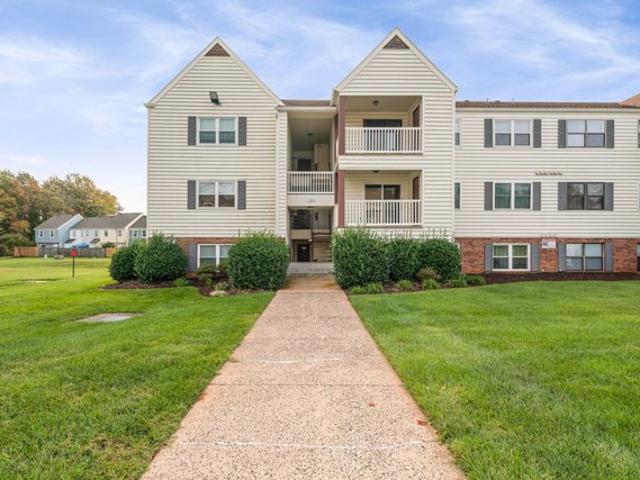 102 Chesterfield Ln, Stafford, VA 22556