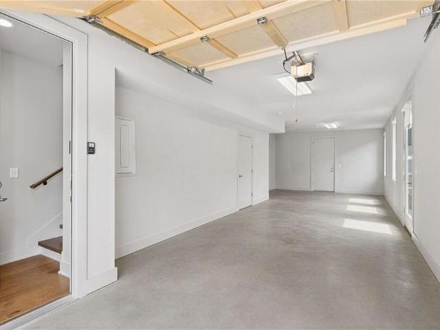 102 City View Court NE