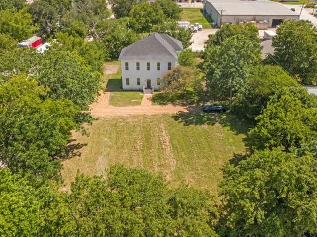 102 Clegg St, Trinity, TX 75862