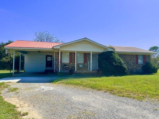 102 Clint Warren St NE, Hanceville, AL 35077