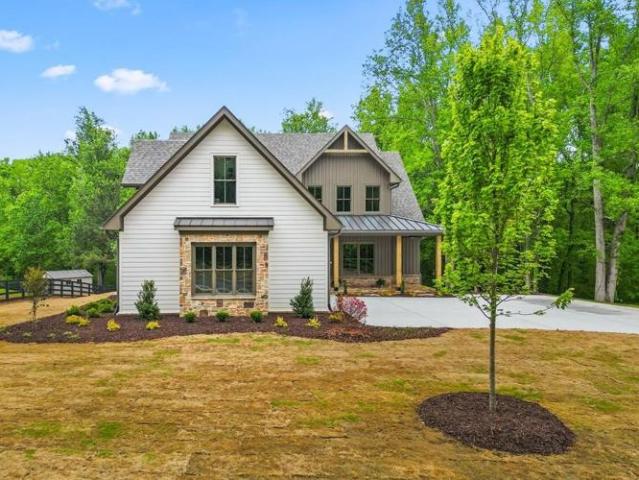 102 Creekview Ln, Canton, GA 30115