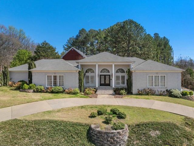102 Creek Point Rd, Florence, AL 35630
