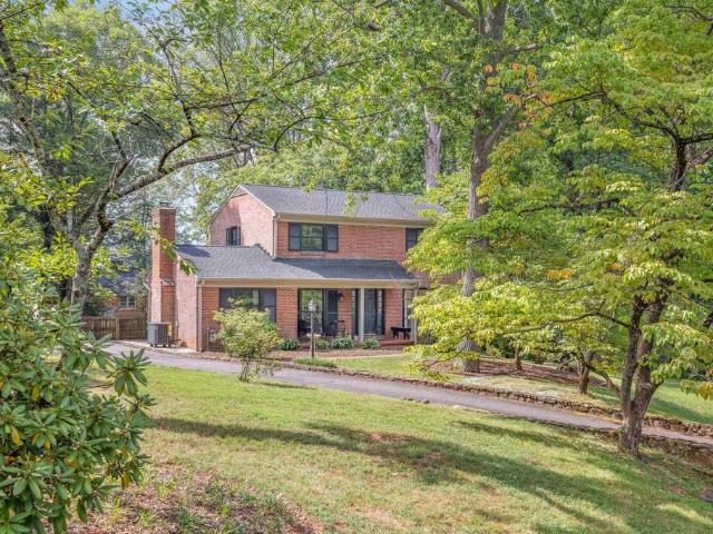 102 Angus Ct