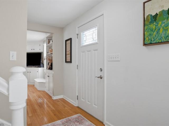 102 Agate Dr