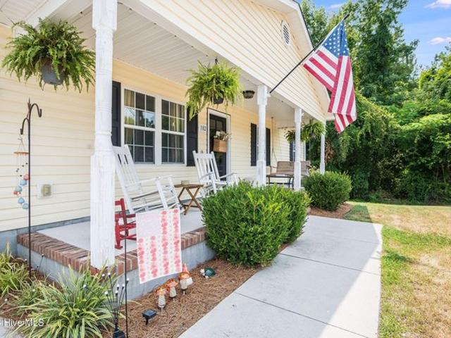 102 Appleton Ln, Richlands, NC 28574