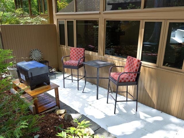 102 Arbutus Place