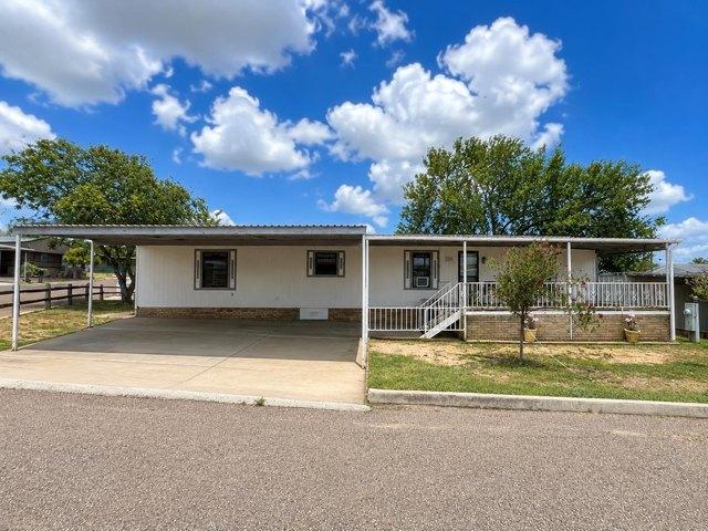 102 Autumn Ln, Zapata, TX 78076