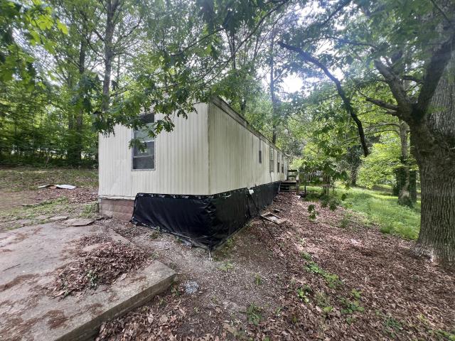 102 Avon Ln