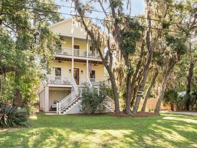 102 Bay Point Rd, Saint Helena Island, SC 29920