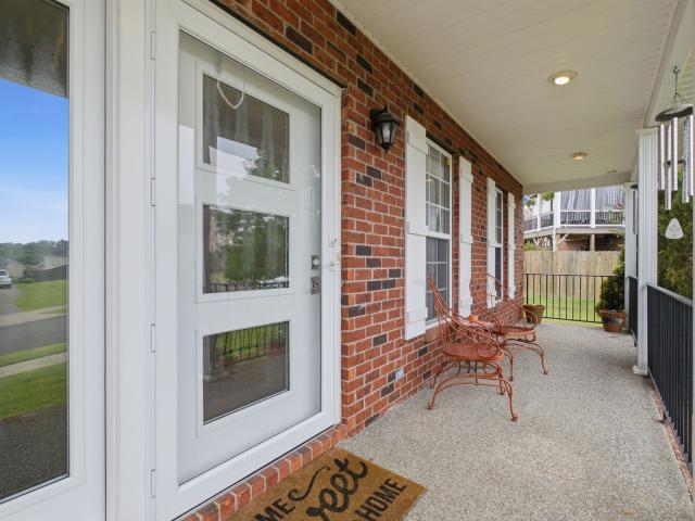 102 Bartlett Ln