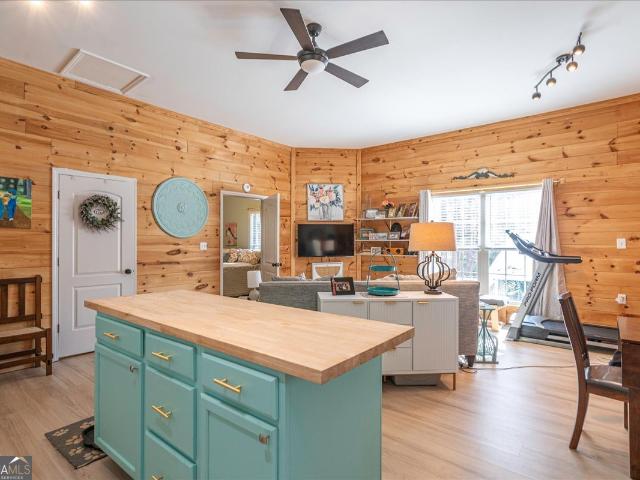 102 Beaverdam Creek Road