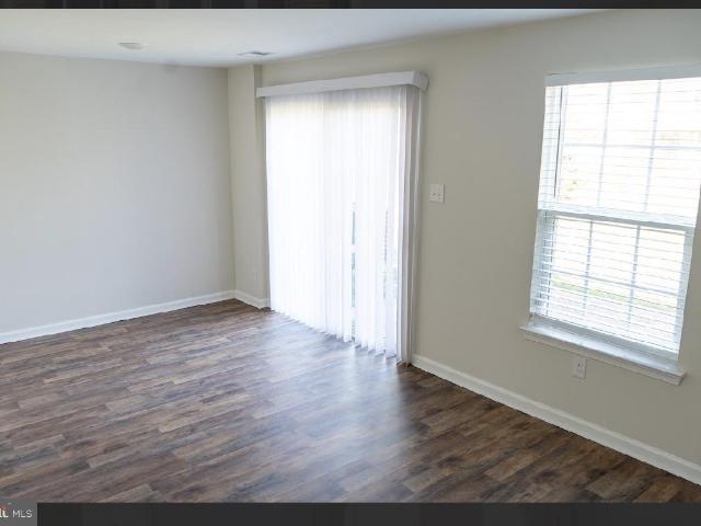 102 Benford Ln, Edgewater Park, NJ 08010 | MLS #NJBL2106