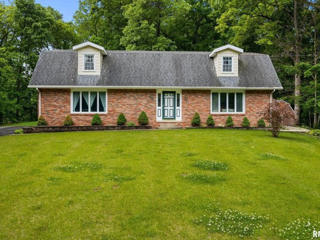 102 Bittersweet Ln, East Peoria, IL 61611
