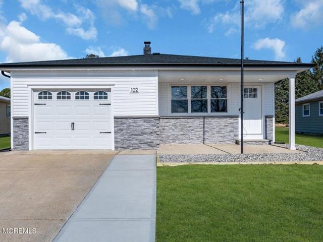 102 Bimini Dr, Toms River, NJ 08757