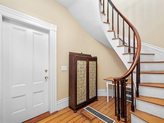 102 Bridge St Apt 1, Salem, MA 01970