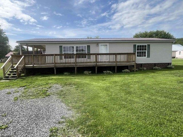 102 Brookview Dr, Weston, WV 26452