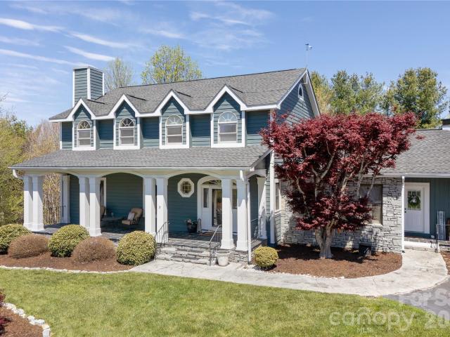 102 Brookhollow Drive