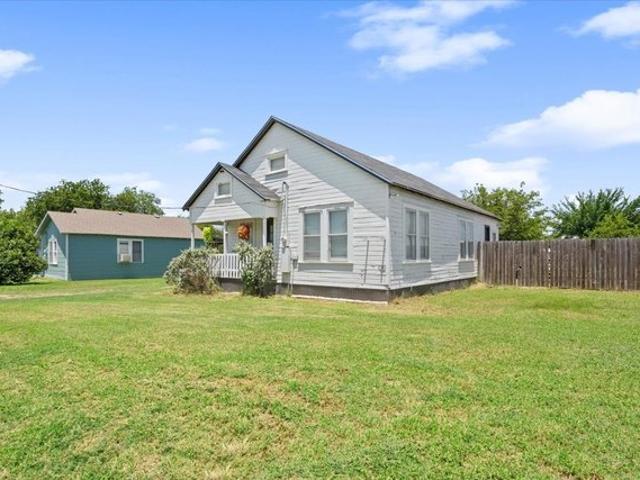 102 Brookshire, Riesel, TX 76682