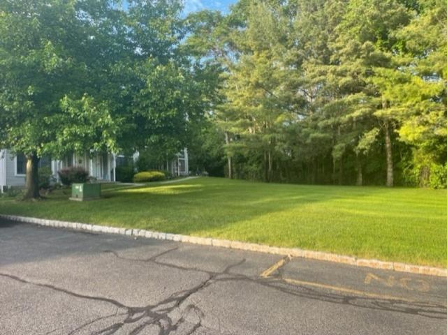 102 Burlington Ct # 102