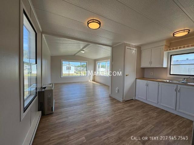 102 G St 2 beds, 1 full bath