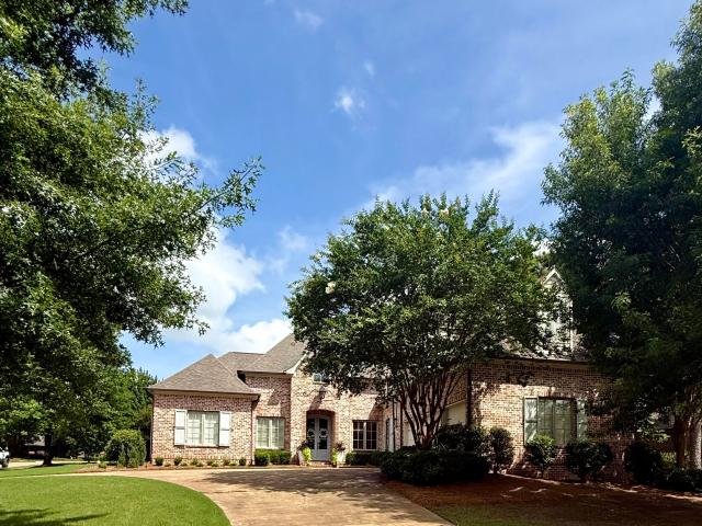 102 Glenwood Bend