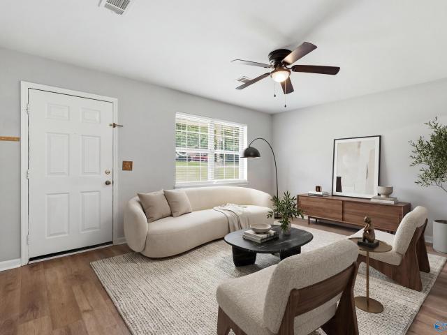 102 Greenwood Circle