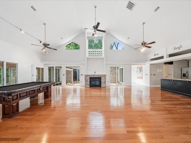 102 Greenleaf Lane