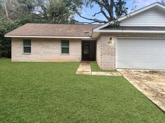 102 Dodge Rd, Pensacola, FL 32503