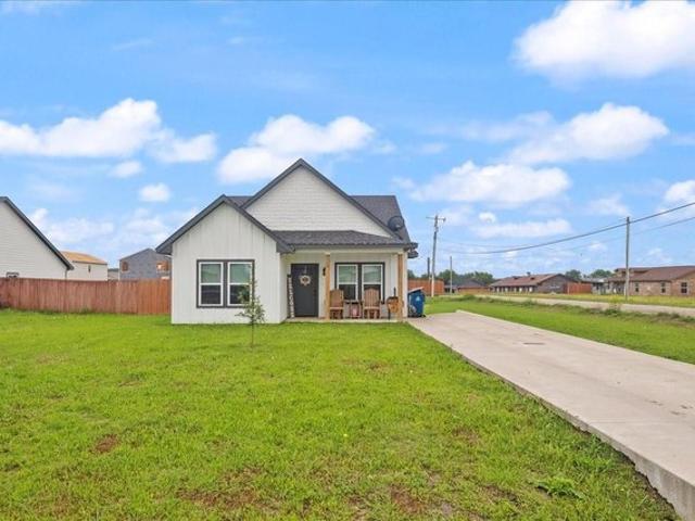 102 Don Ln, Itasca, TX 76055