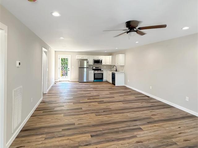 102 Deacon Lane
