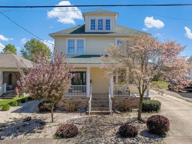 102 Dennison St, Wyoming, PA 18644