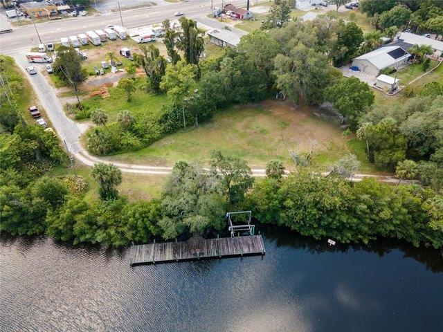 102 Dickman Dr SW, Ruskin, FL 33570